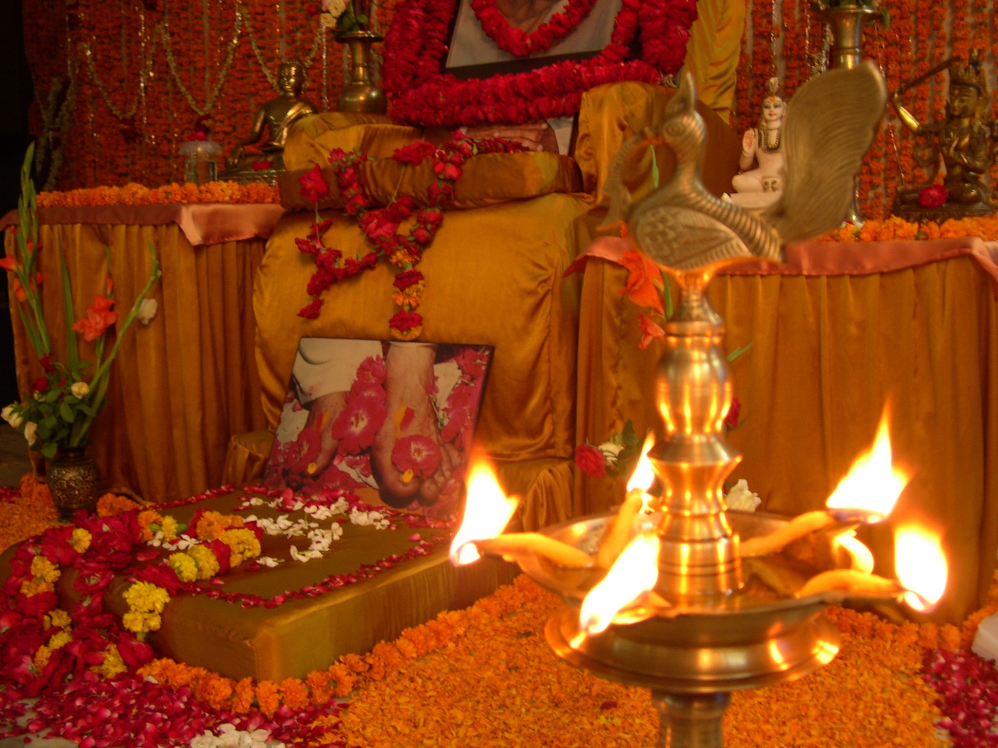 Satsang Bhavan-Lucknow India - Papaji's Archive