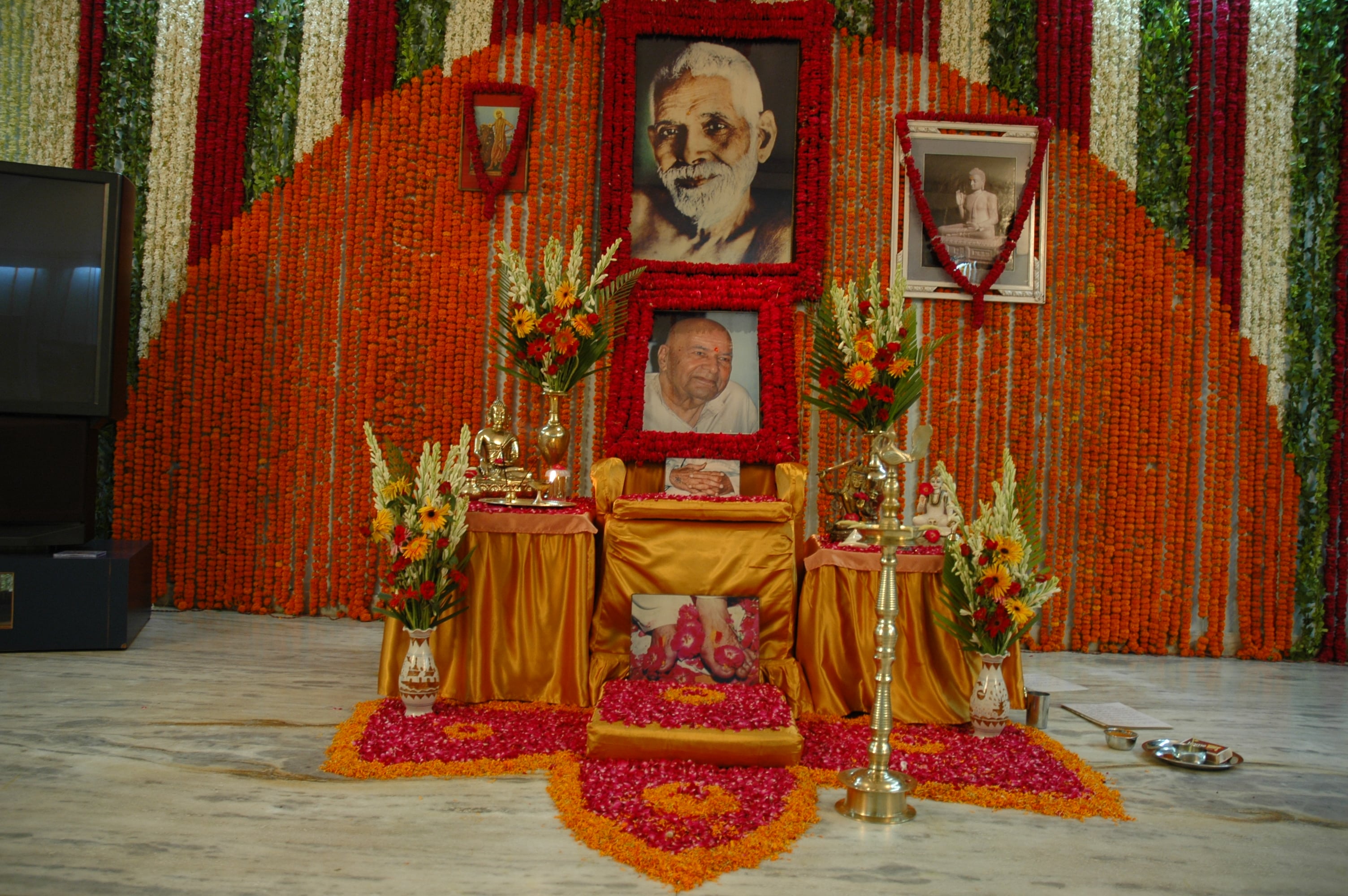 Satsang Bhavan-Lucknow India - Papaji's Archive